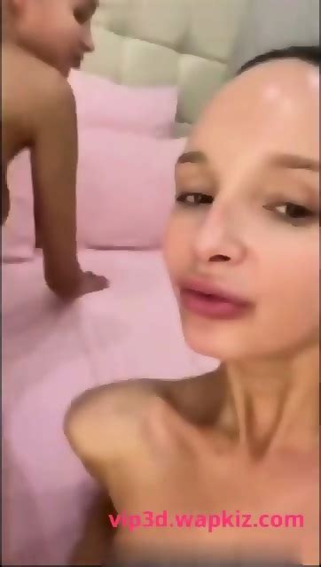 Jonge Zussen Likken Kutjes Aan Elkaar Eporner