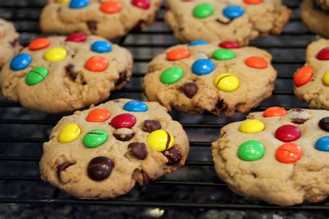 Pineapple Grass Xxl Mandm Chocolate Chip Cookies