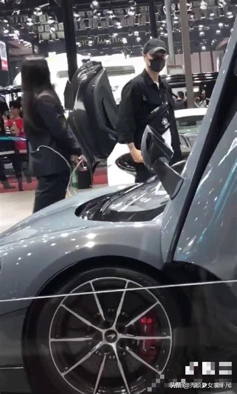 蔣勁夫全副武裝獨自現身豪華車展 口罩帽子遮面狀態輕鬆 每日頭條 蔣勁夫全副武裝獨自現身豪華車展 口罩帽子遮面狀態輕鬆 每日頭條