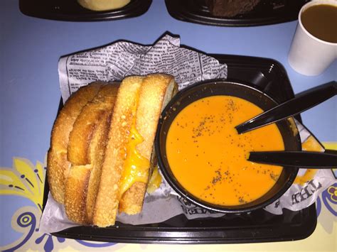 Jolly Holiday Combo Toasted Cheese Sandwich And Tomato Basil Soup At