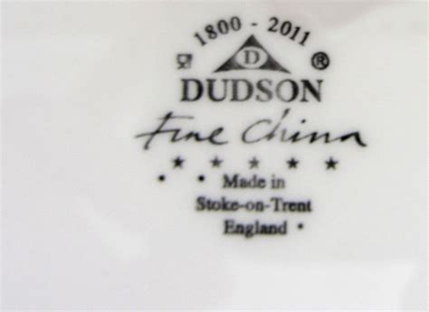 Dudson Fine China Red Rim Dinner Plates 11 38 Made In England Set 4