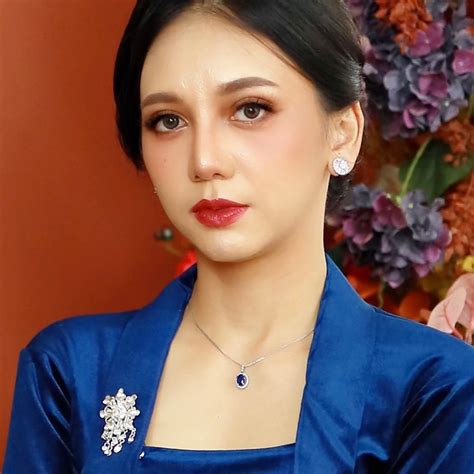 Apapun Yang Bukan Menjadi Hak Mu Sekuat Tenaga Kamu Memperjuangkan Nya Pasti Akan Hilang