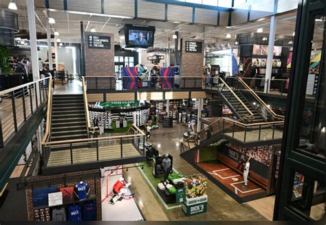 Dicks Sporting Goods To Undergo 10 2 Million Conversion To House Of