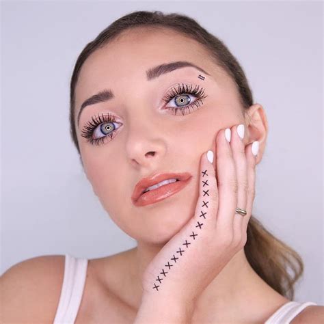 Brooklyn And Bailey Makeup