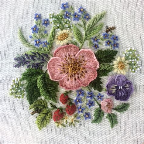 Intermediate Level Crewel Embroidery Kit An English Bouquet Etsy