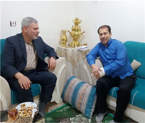 سردار سرتیپ پاسدار محمد شرفی با سرباز جانباز رضا محرمی دیدار و گفتگو کرد