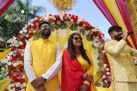 Anchor Deepak Daswani Entertainment Arera Colony