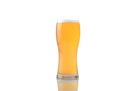Free Photo Isolated Beer Composition