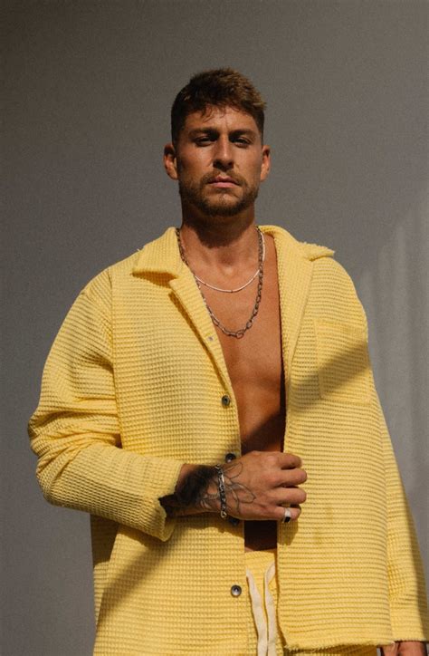 שניר בורגיל פתח ואורי נגר השיב אל תירק לבאר ששתית ממנה Tmi