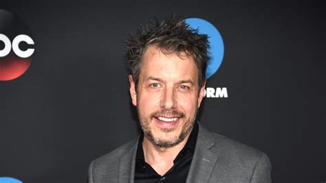 John Ross Bowie Regresa Como Barry Kripke En El Spin Off De Big Bang