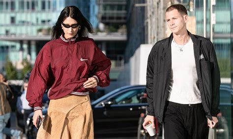 El Romántico Detalle Del Novio De Bella Hadid En El 26 Cumpleaños De La