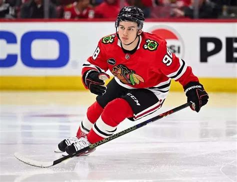 Connor Bedards Love Life Is Emma Loken His Girlfriend