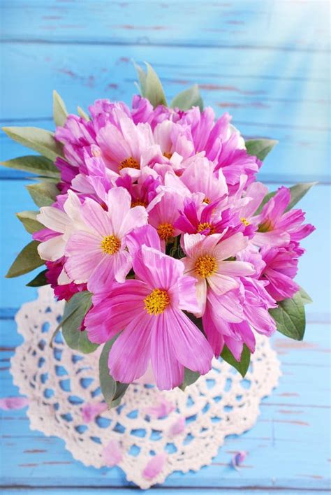 Bouquet Of Cosmos Flowers Stock Image Image Of Table 120383585