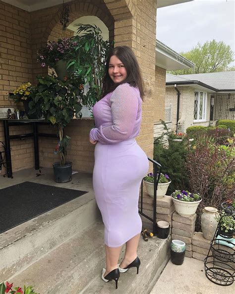 Bethy Red Bio Quick Facts Wiki Age Height Weight Body Measurements Photos Fitness Model