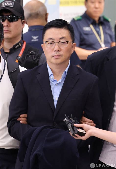 특검에 인치되는 김건희 집사 김예성 씨