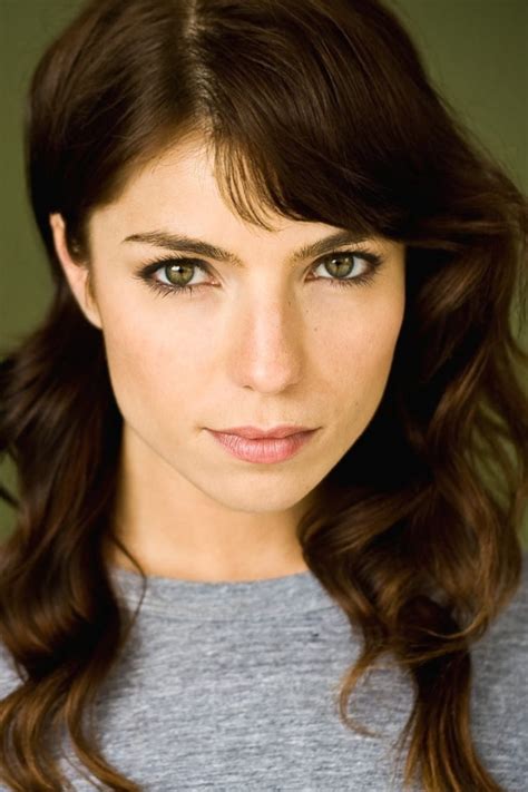 Angela Trimbur Esan Tv™