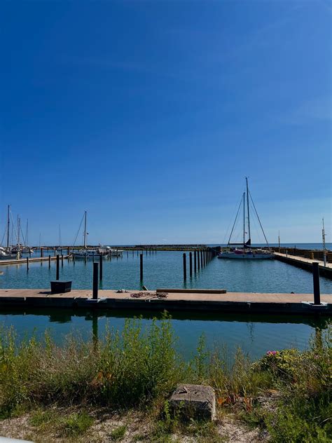 Katie Bates Katie Bates Added A New Photo