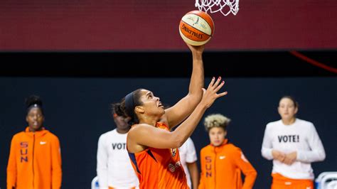 Brionna Jones Two Time Wnba All Star Re Signs With Ct Sun