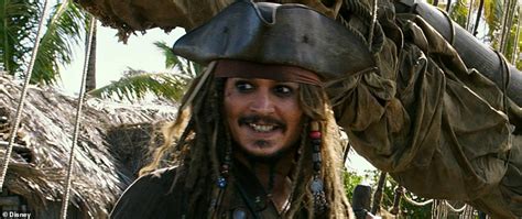 Johnny Depp Fans Say His Rotten Teeth Resemble Capt Jack Sparrows