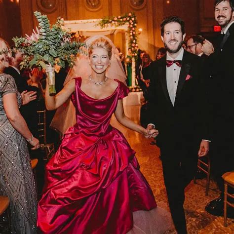 Cnbcs Sara Eisen Is Soon To Be Married To Matt Levine In A New York