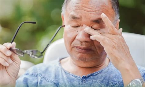 Đục Thủy Tinh Thể ở Người Già Dấu Hiệu Triệu Chứng Nguyên Nhân Và Điều Trị