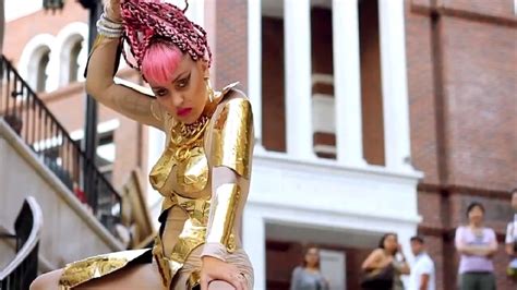 Video Premiere Brooke Candy Das Me Dazed