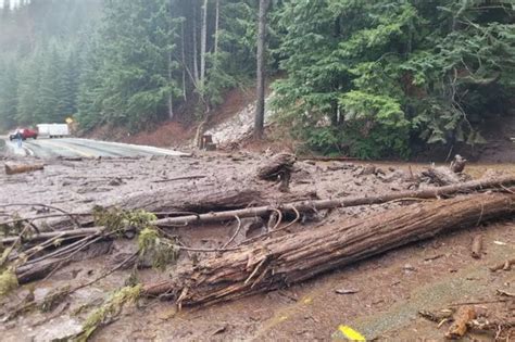 Deadly Crash Shuts Down Stevens Pass Sunday