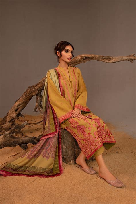 Design 5b Autumnwinter 2023 Unstitched Umas Wardrobe