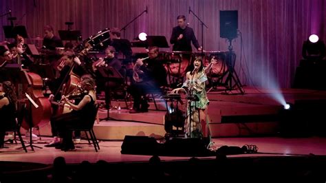 Kimbra Performance
