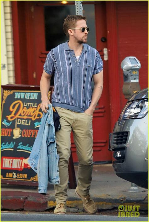 Ryan Gosling Style Guide How To Get Ryan Goslings Style Mens