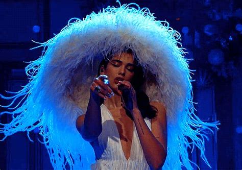 Pin En Dua Lipa Video En 2024