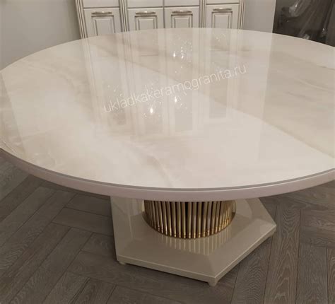 Столешница из крупноформатного керамогранита для кухни