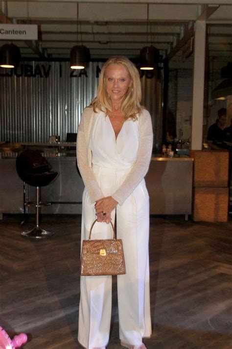 Ovako Izgleda Dženana Supruga Gorana Bregovića