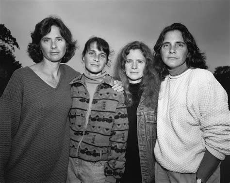 These 4 Sisters Took The Same Picture For 40 Years Top Gentlemen Page 7