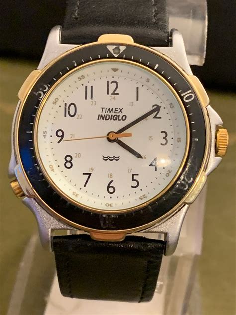 Vintage Timex Indiglo Quartz Cr 1025 Cell Watch With Black Etsy