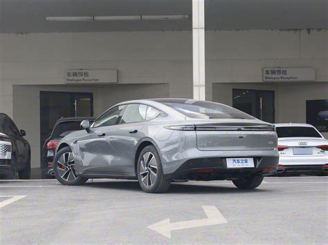 星纪元 Es 2025款 增程 Pro 高速辅助驾驶 星途 58张图片大全汽车外观图库银雀灰 汽车之家