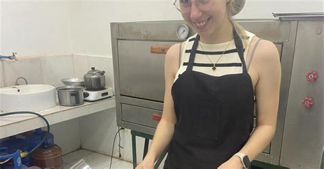 Justine Devoldere 21 Loopt Stage In De Filipijnen “volop Bezig Met Onderzoek Rond Cacaopeul