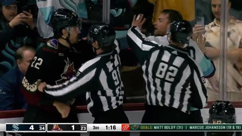 Nhlssä Nähtiin Kipakka Päällekarkaus Arizonan Jack Mcbain Mätki Seattlen Carson Soucya