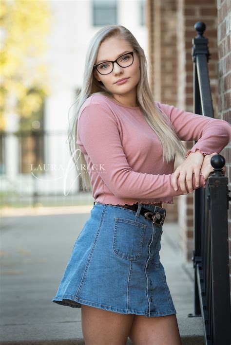 Senior Portrait Pose Ideas Girls At Angus Whitham Blog