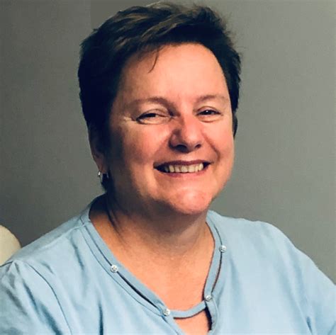 Contact Lyne Gendron