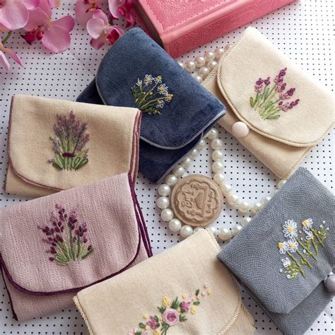 جانماز مخمل گلدوزی جیبی کد3 دست دوزهای آرزو