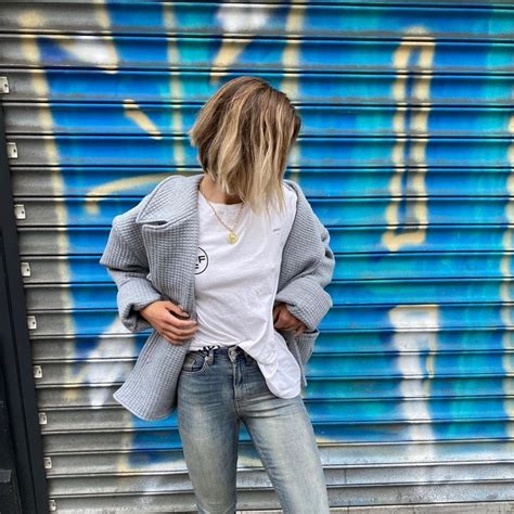 De Hollandse Schone Isha Van Dijk Geniet Zichtbaar Van Het Goede Leven