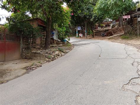 Silangan News Tinapalan Ng Bato At Graba Kahapon Ang