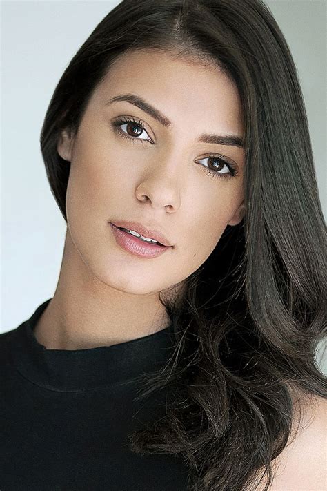 Laysla De Oliveira By Marc Cartwright Headshot Photography
