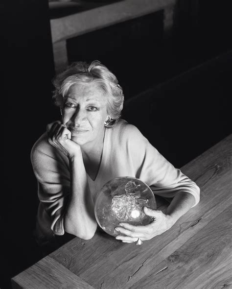 Video Profound Beauty The Elsa Peretti Brush Washer