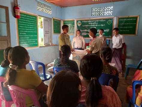 ပလောက်မြို့၌ ယူရီယားဓာတ်မြေဩဇာများကို ဈေးနှုန်းချိုသာစွာဖြင့် ဖြန့်ဖ