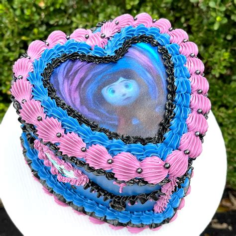 Coraline Cake Colors