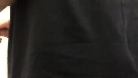 Urso E Novinho No Reservado Do Banheiro Eporner