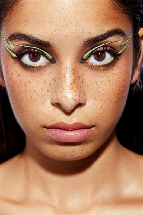 Mot Models Enya Benedict