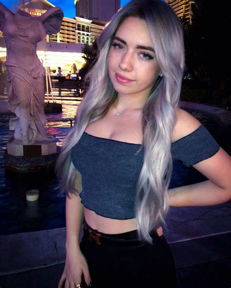 Low Cut Top Scrolller